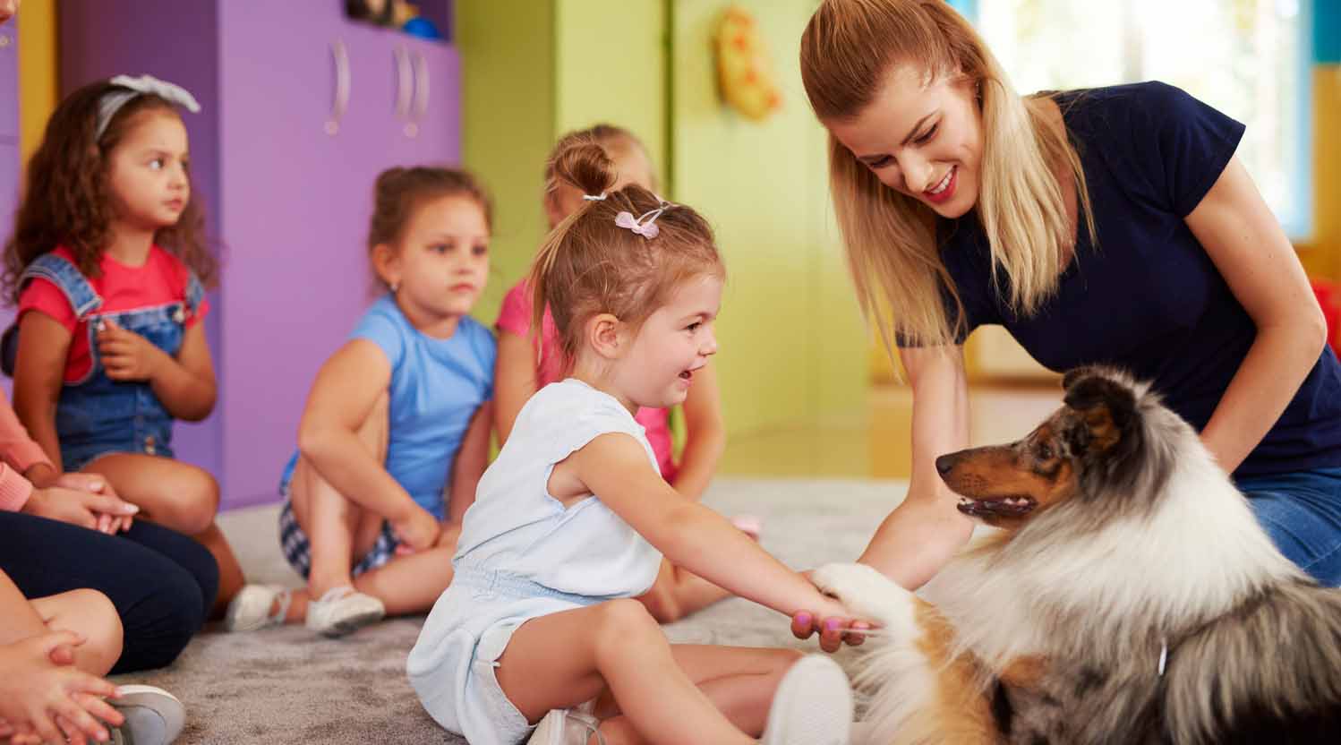 How Therapy Dogs in Schools Help Students Succeed | Puppington